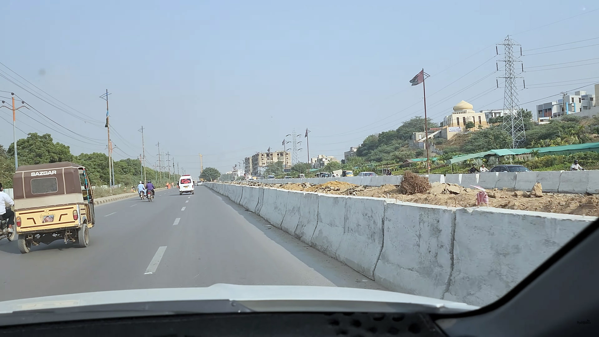 Hundreds of trees cut down at University Road Karachi because of BRT ...
